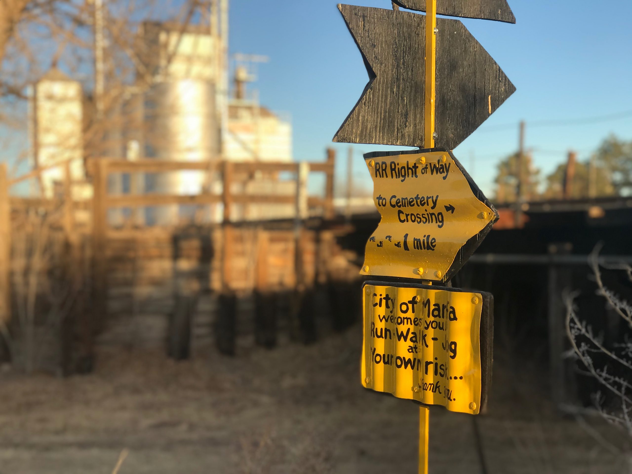 Marfa resident and parks board unveil new signs to get Marfa walking ...
