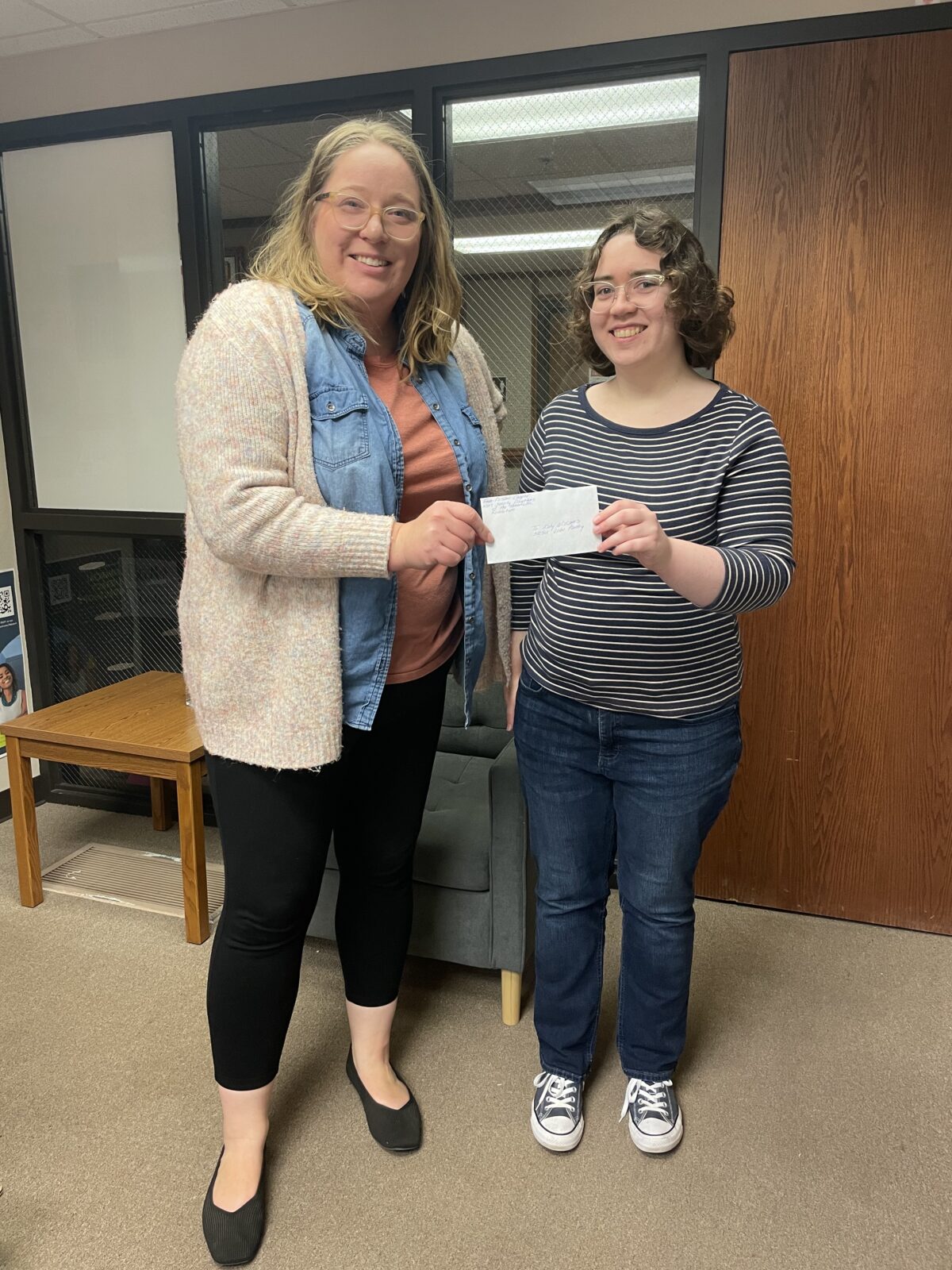 Paisano Chapter DAR donates food and other items to the Sul Ross Lobo ...