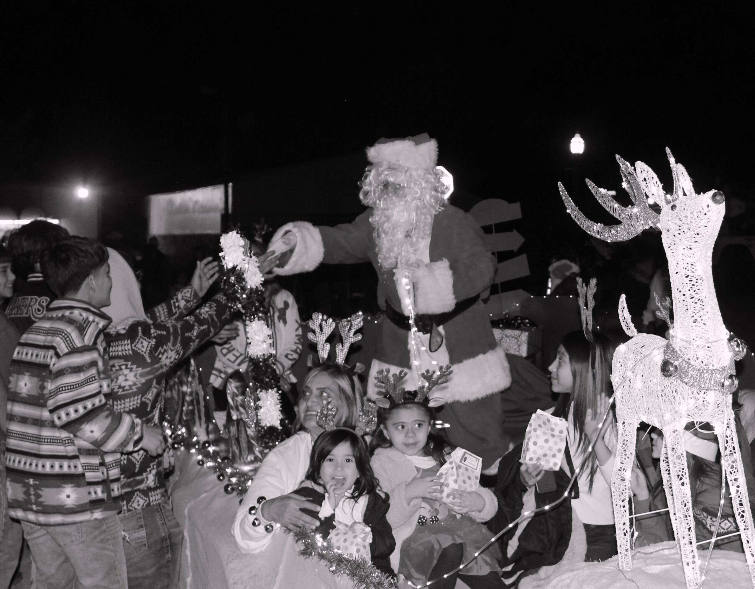 St. Francis Plaza lights up with food, fun and holiday cheer – The Big ...