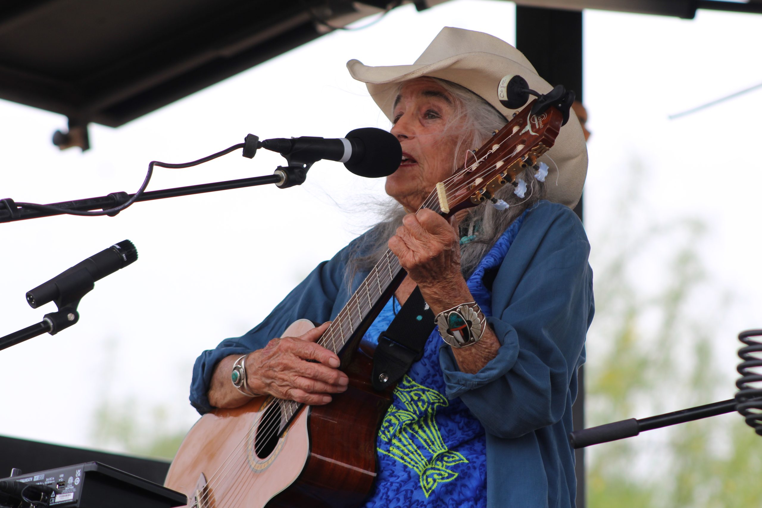 ‘Where dreamers go’: Binational crowd gathers for annual Voices from ...